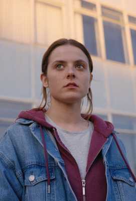 In My Skin (Séries) S01 E01 | Programação de TV | mi.tv