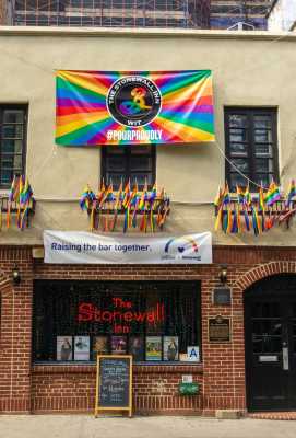 Stonewall, aux origines de la gay pride | Programação de TV | mi.tv