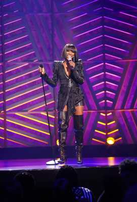 Yvonne Orji: ¡Mamá, lo logré! | Programación de TV en Chile | mi.tv