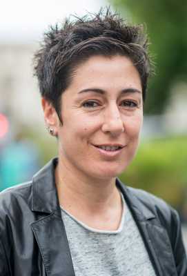 Dunja Hayali (Series): Corona-Alltag im Pflegeheim | Programación de TV ...