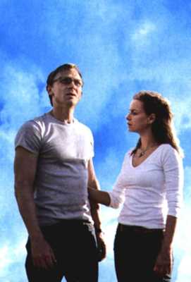 El intruso (Película) | Programación de TV en Colombia | mi.tv