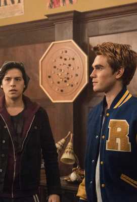Riverdale (Series): Capítulo 134: Un tipo de gata diferente S07 E17 | Programación de TV en ...