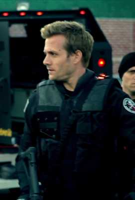 S.W.A.T.: Unidad Especial 2 (Película) | Programación de TV en Paraguay | mi.tv